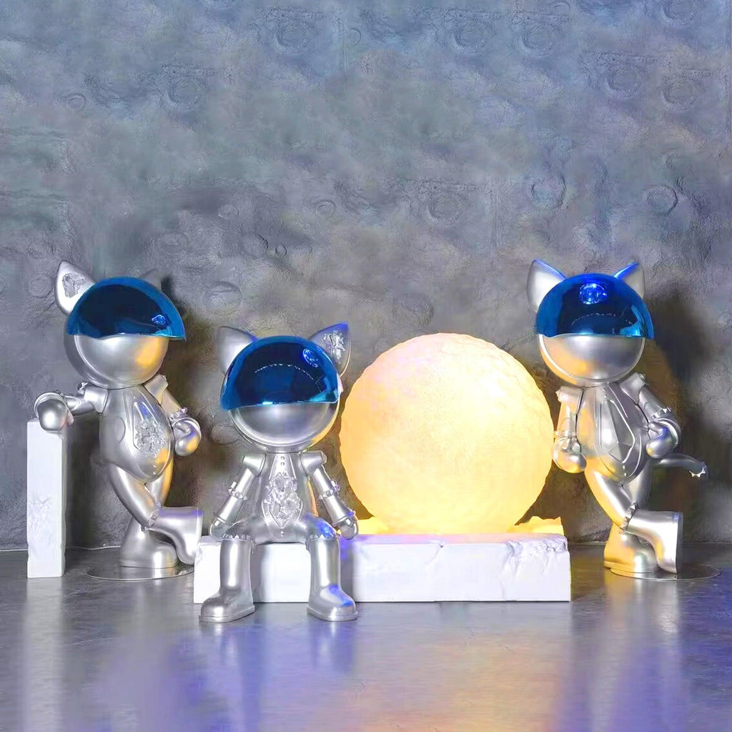 FINEST Cartoon Futuristic Astronaut Cat Fiberglass Sculpture Set FF-02